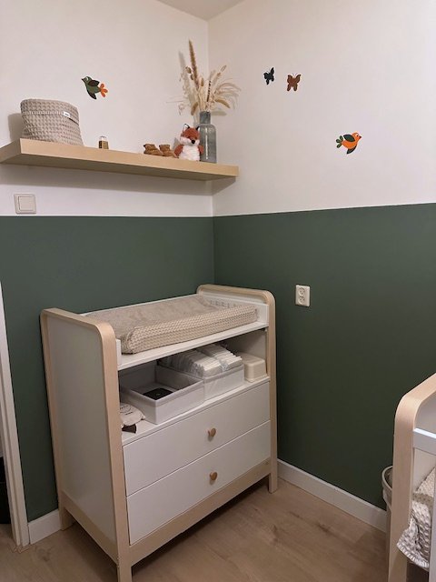 Een babykamer met groentinten en een lieve vos muurdecoratie | Uiltje ...